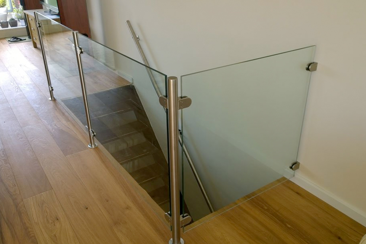 Trapgat balustrade: Zelf plaatsen of laten doen? – Hekwerk Kampen