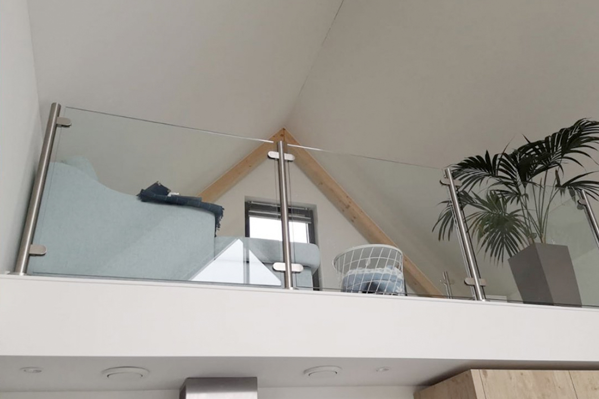 Trapgat balustrade op beton bevestigen: Waar moet je op letten ...