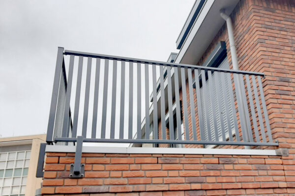 Stalen balkonhek: Doe Het Zelf – Makkelijker dan je denkt! – Hekwerk Kampen