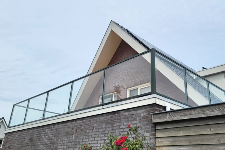 Stalen balkonhekwerk: Creëer een unieke stijl met glas of hout ...