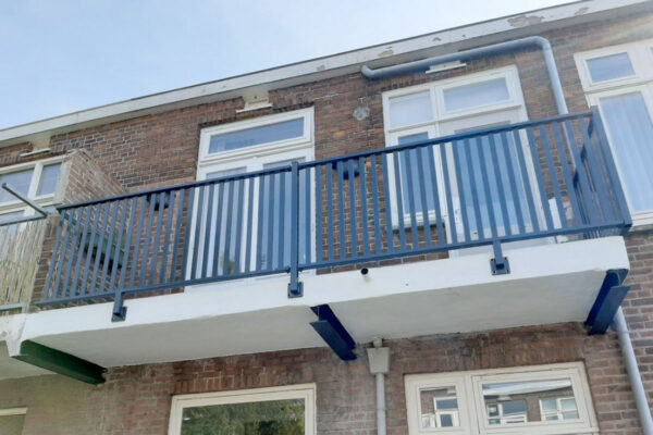 Veelvoorkomende Fouten bij het Installeren van een Balkonhek en Hoe Je Ze Voorkomt – Hekwerk Kampen